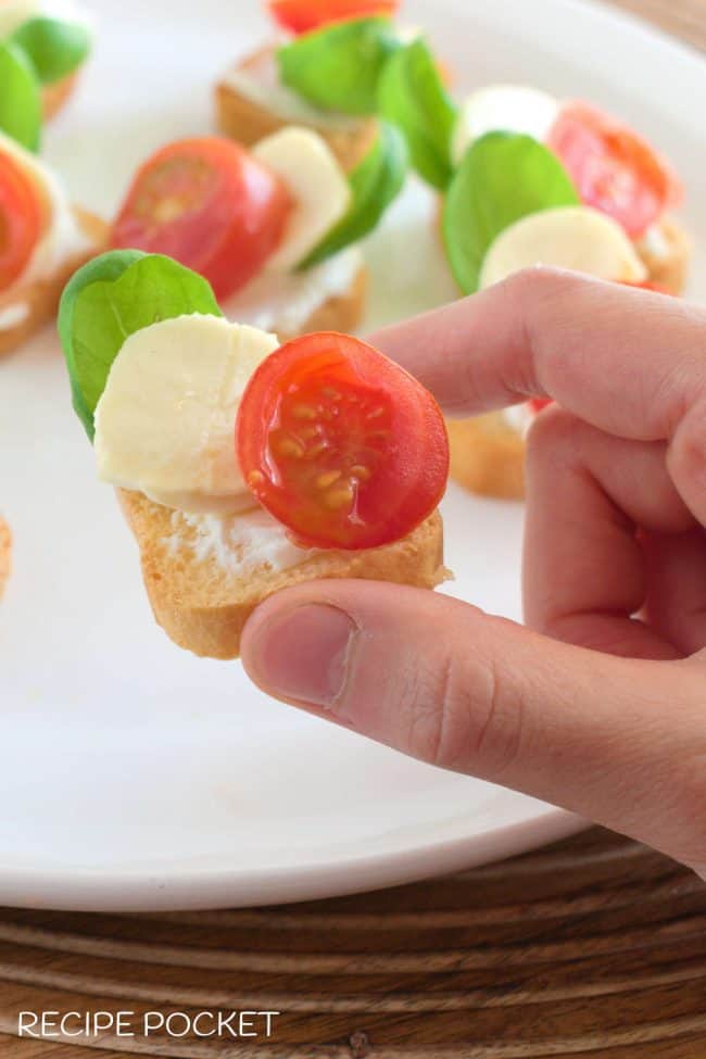 Caprese Crostini Canapes : Caprese Crostini Appetizer Recipe – KGEXP