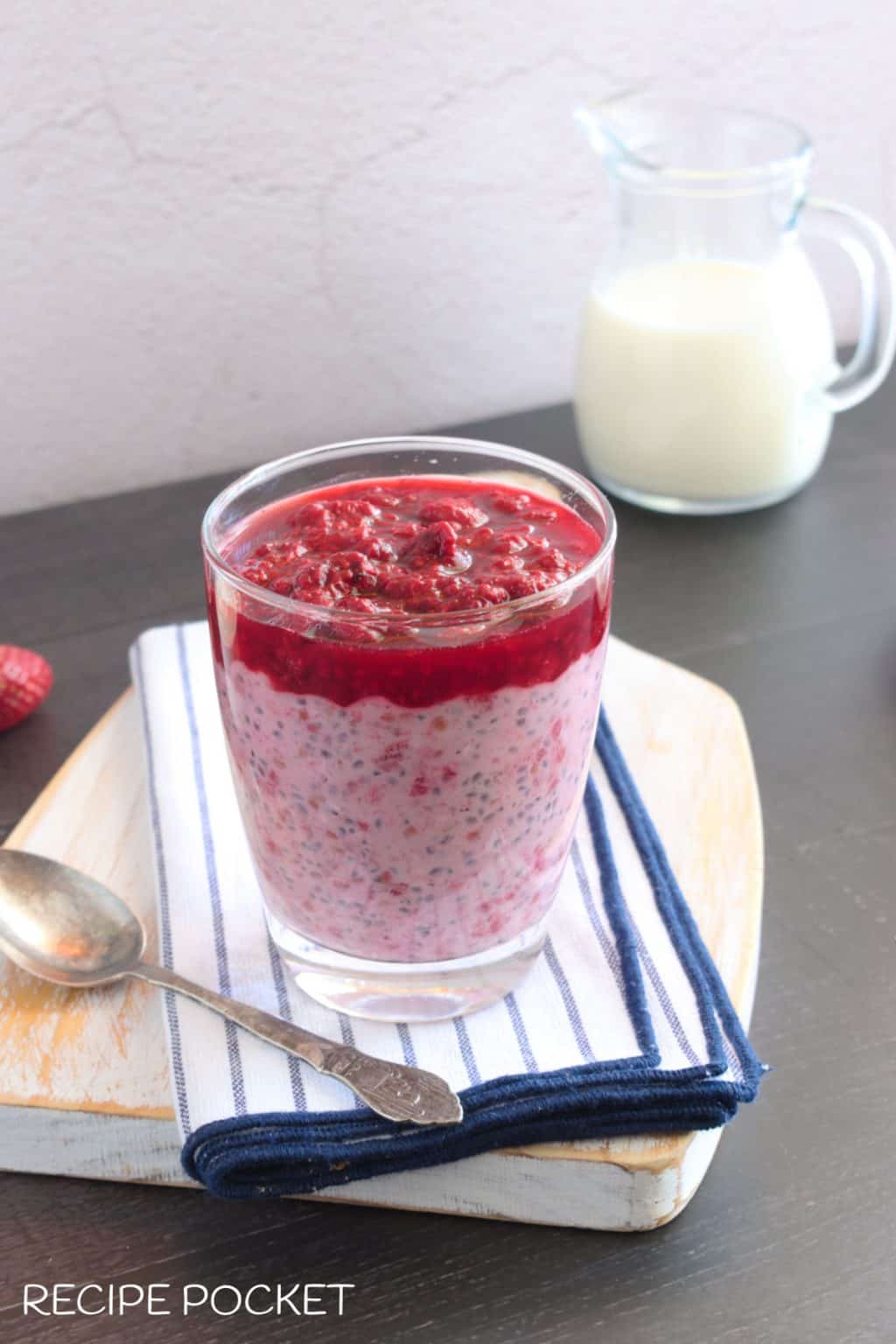 Raspberry Overnight Oats | Recipe Pocket
